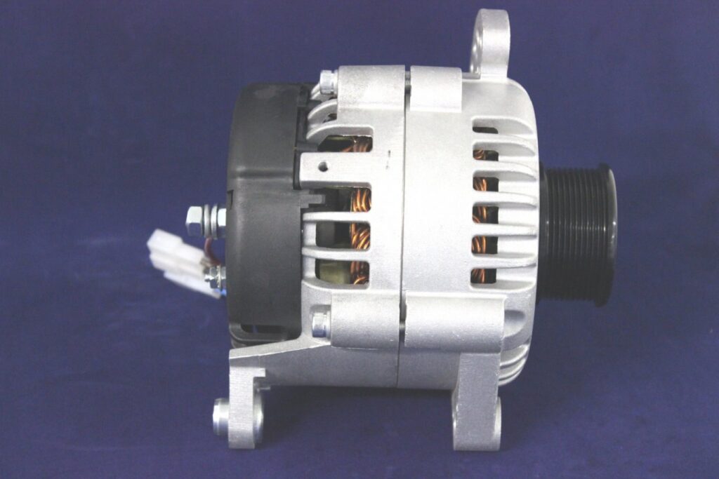 Cruiser 12v 140AMP Saddle Mount Marine Alternator - Marine Smart Energy